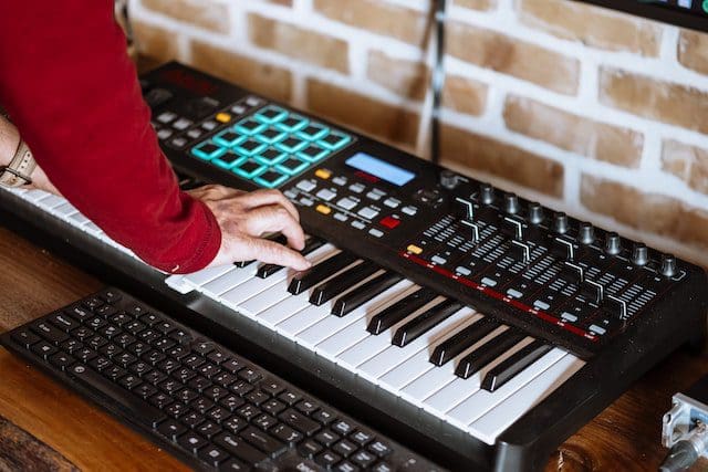 Best Synthesizers | Best Inexpensive Synthesizers | Мusic Gateway